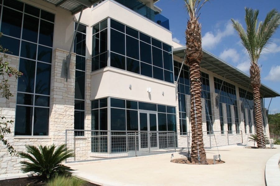 Entrances | Commercial Gallery | Products | Anchor-Ventana Glass